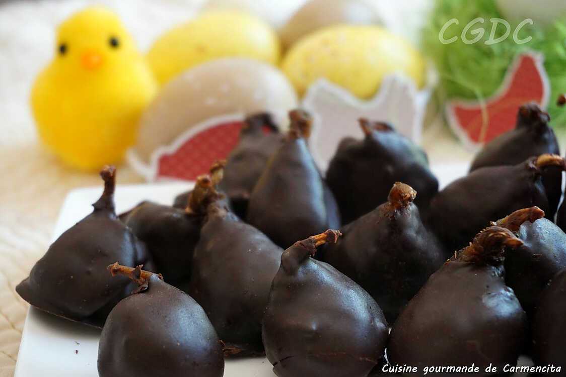 Recette de Mini figues sèches farcies aux noix et enrobées de chocolat
