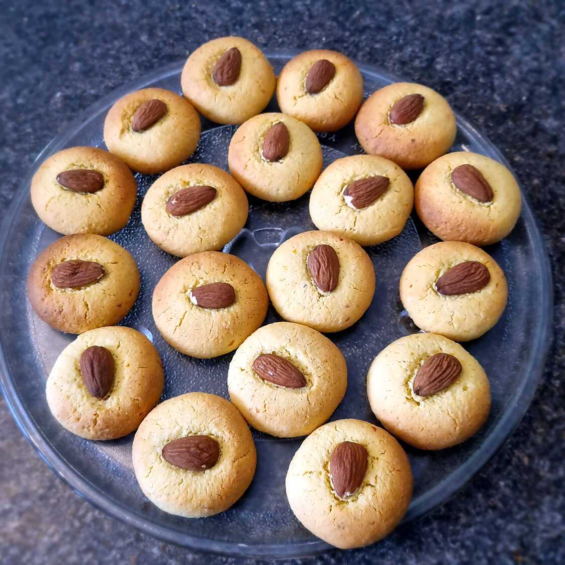 Recette de Biscuits moelleux aux amandes Recette de Biscuits moelleux aux amandes