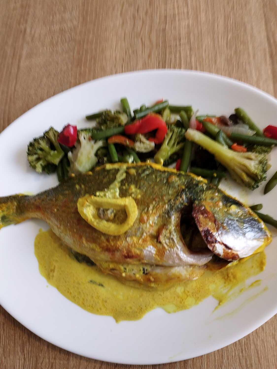 Recette de Dorade sauce colombo au cookéo