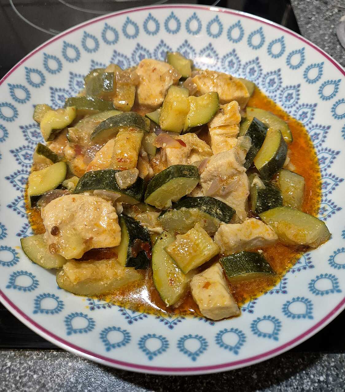 Recette de Poulet sauce curry rouge