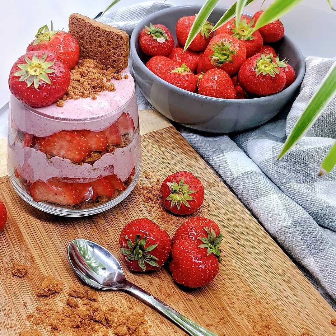 Recette de Verrines express Fraises et spéculoos