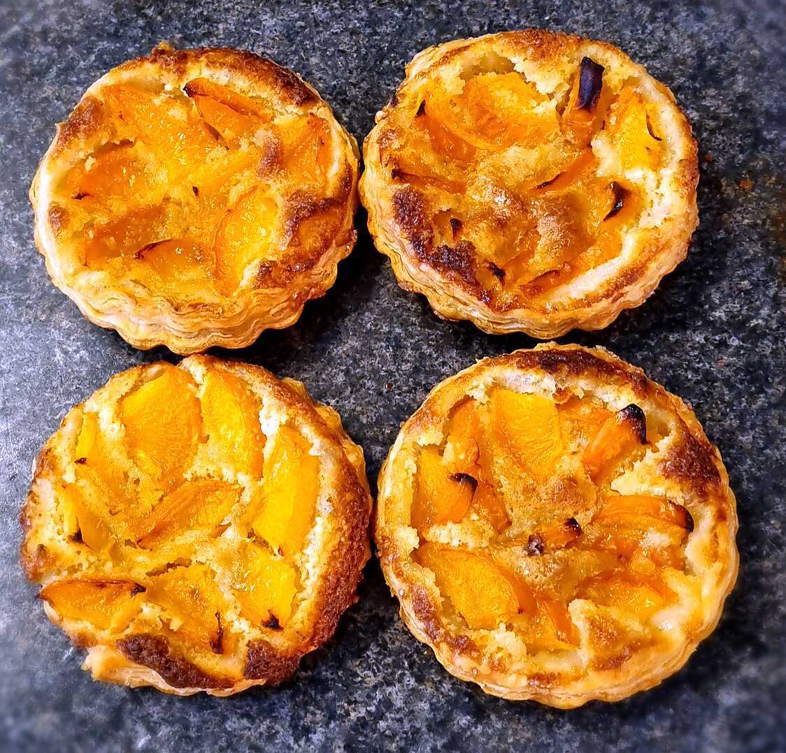 Recette de Tartelettes abricots amandes