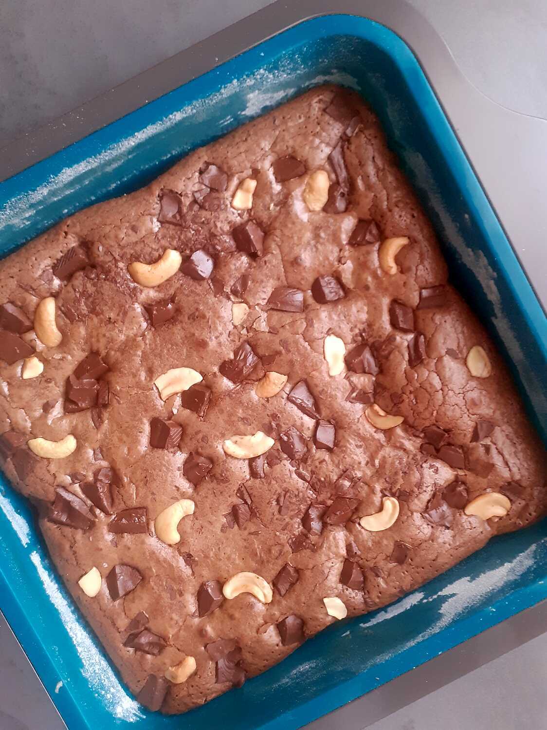 Recette de BROWNIE FONDANT par Les delices de manel