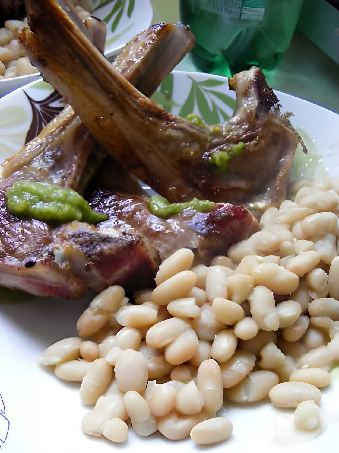 Recette de Côtelette d'agneau et haricots au pesto