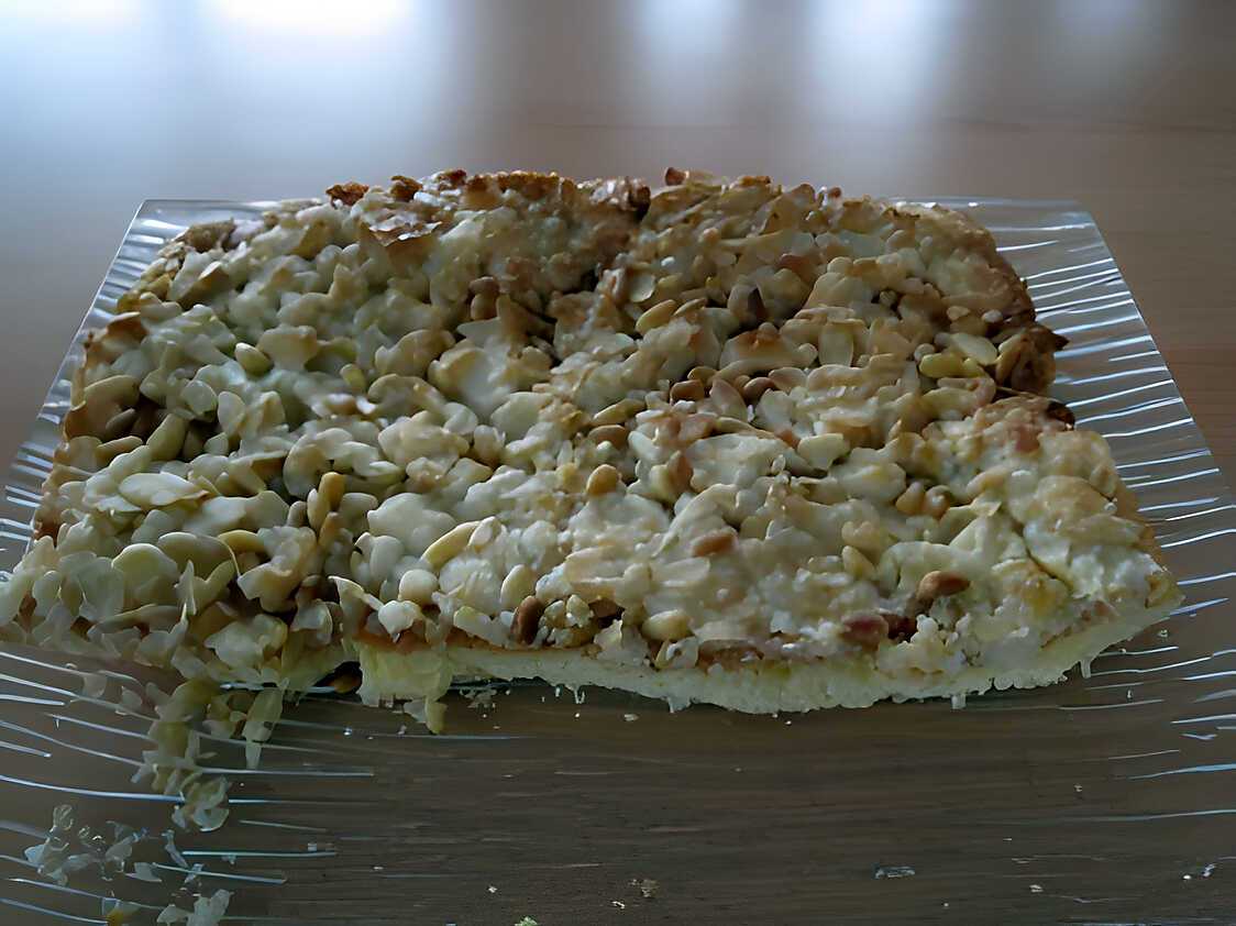 Recette de GATEAU AUX AMANDES ET AUX PIGNONS