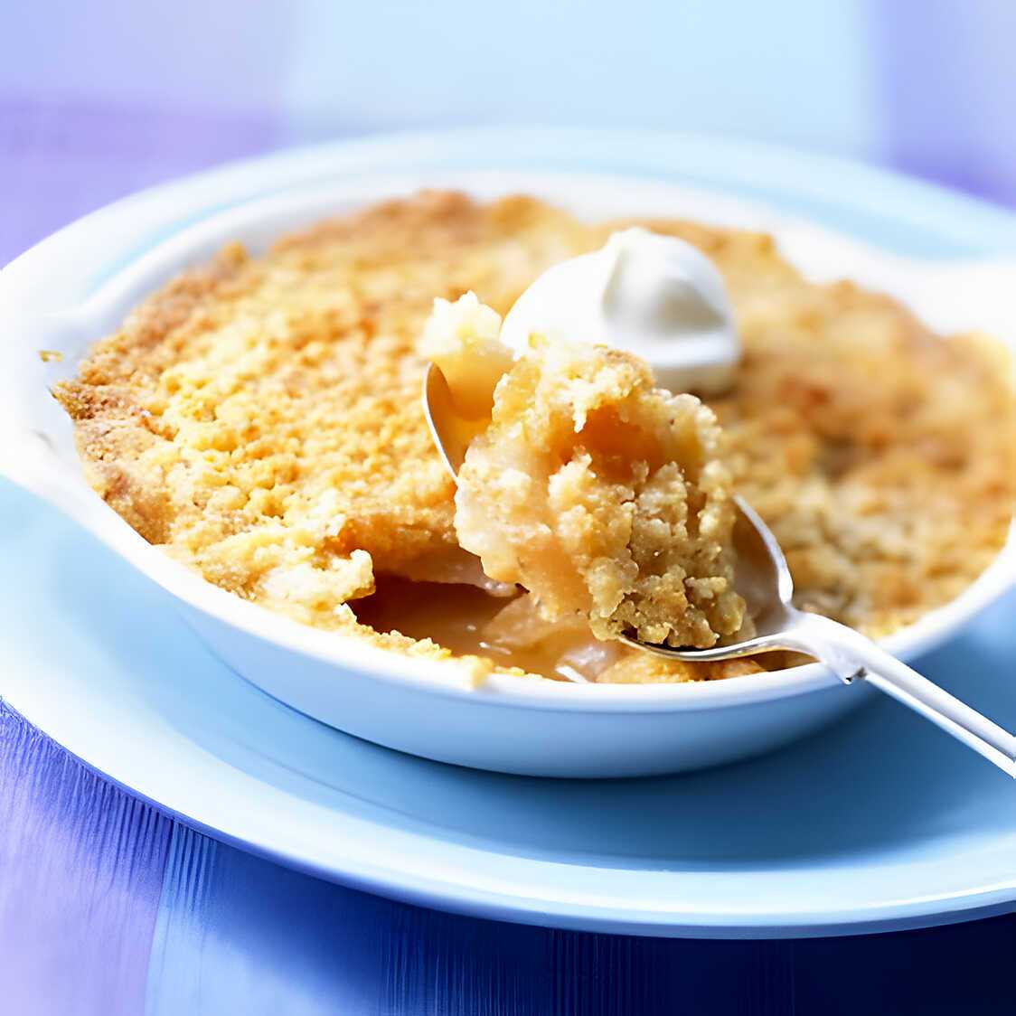 Recette de CRUMBLE au Poire, pomme, spéculos avec sa sauce au caramel