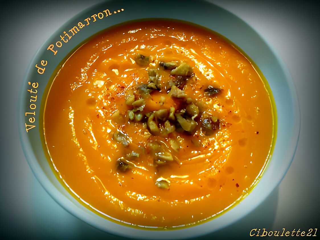 Recette de VELOUTE DE POTIMARRON ET ECLATS DE MARRONS