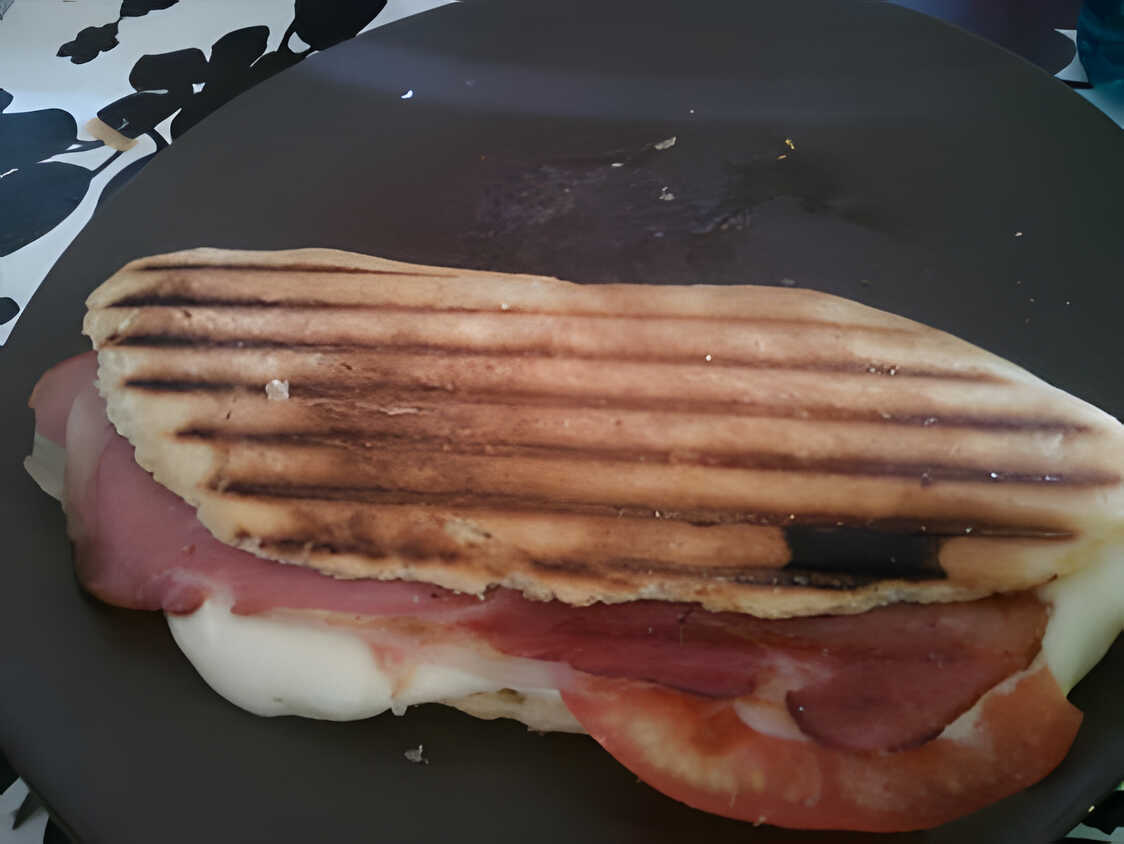 Recette de Panini Mozza Tomate jambon cru