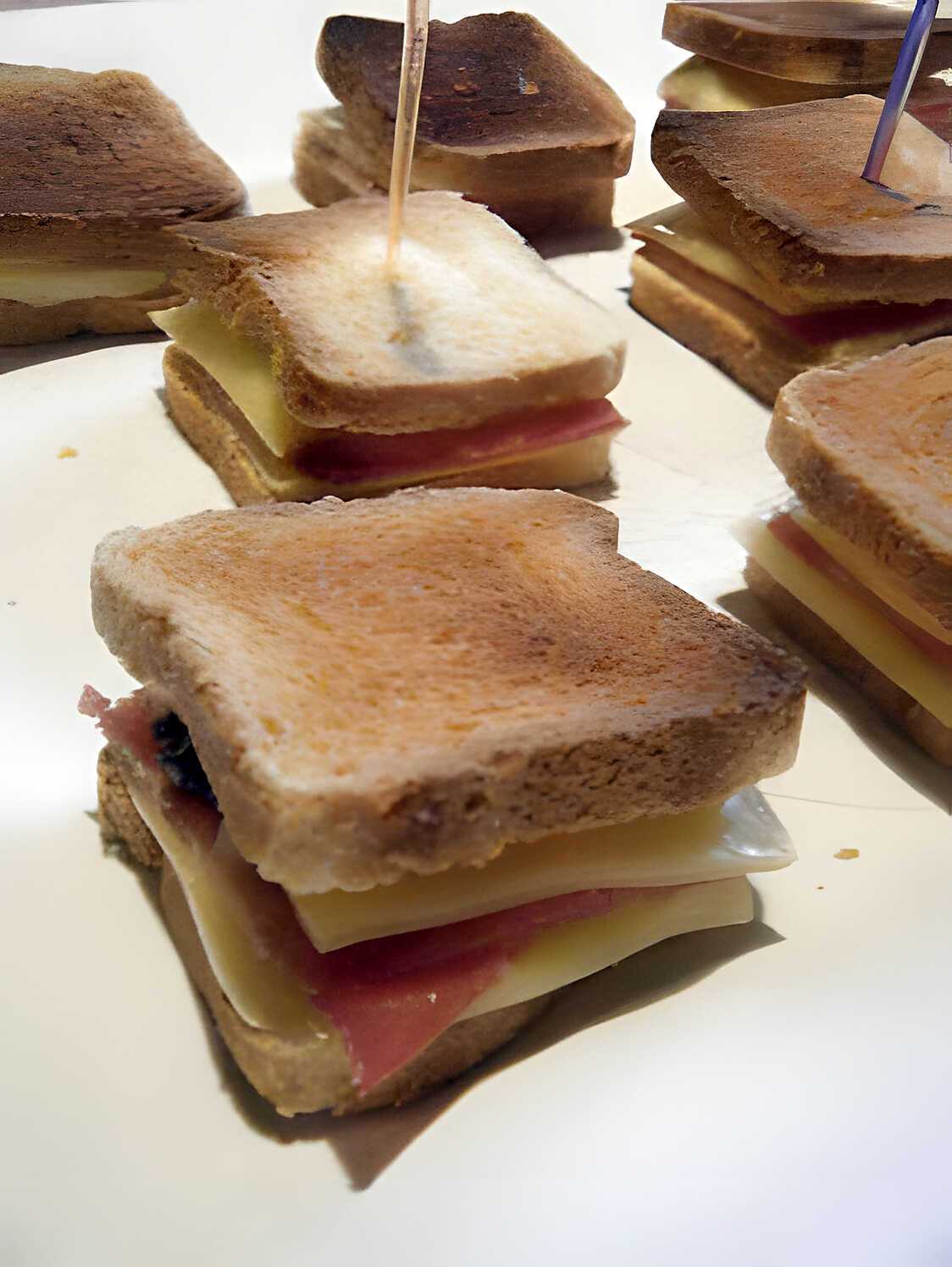 Recette de MINI CROC MONSIEUR APERITIF