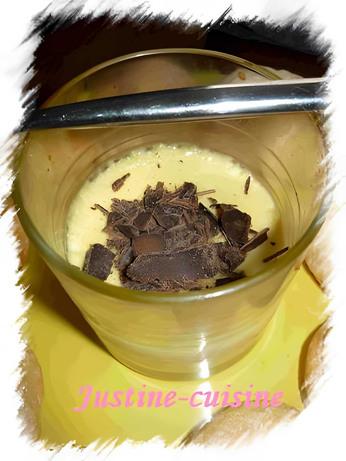 Recette de Crème dessert à la vanille et ses copeaux de chocolat