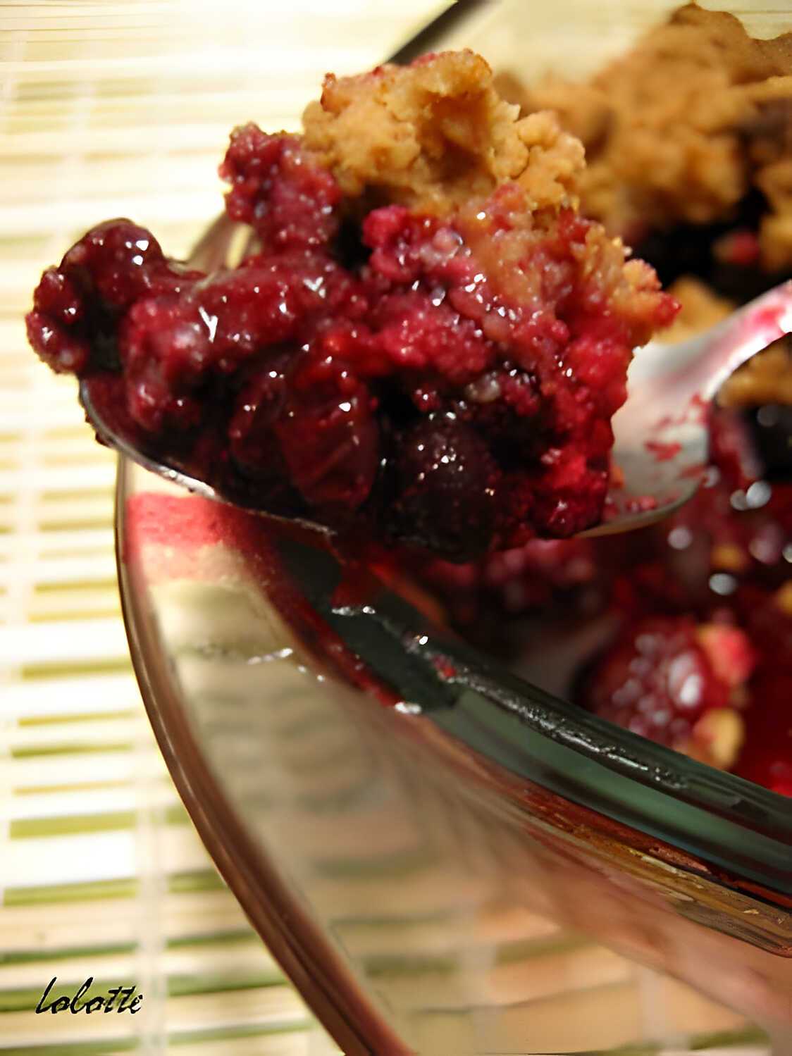 Recette de Crumble aux fruits rouges et aux amaretti