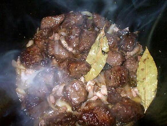 Recette de " Guisado de carne al Jerez".... ( Viande en sauce....)