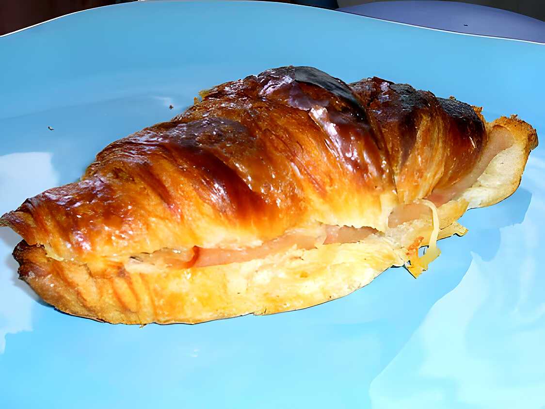 Recette de Croissant au jambon et fromage