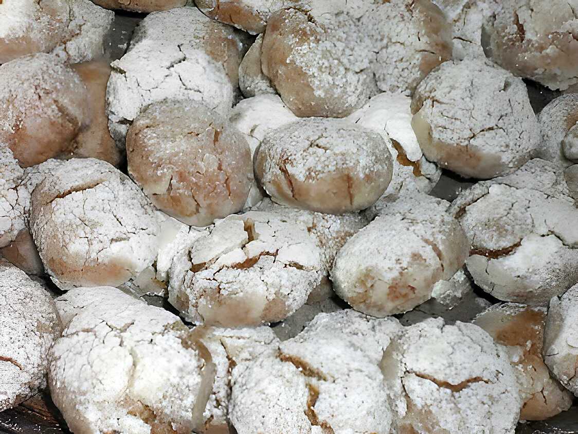 Recette de Ghribia à la noix de coco,graines de sésame et cacahouettes
