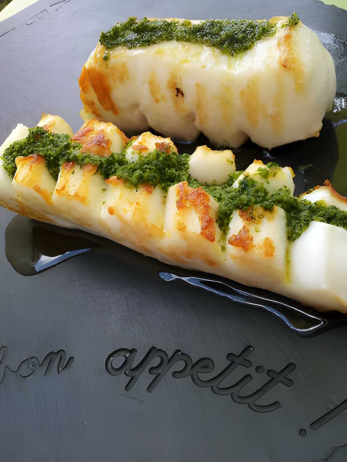 Recette de Lamelles de seiche à la plancha au beurre d'ail persillé