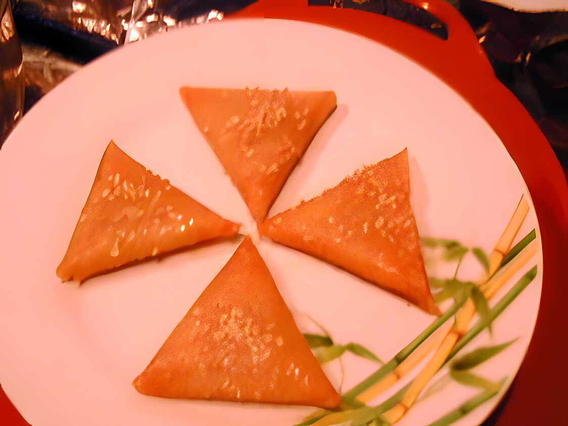 Recette de TRIANGLES AUX AMANDES ET SESAME