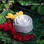 Recette de Fromage blanc aux fraises et coulis de framboises