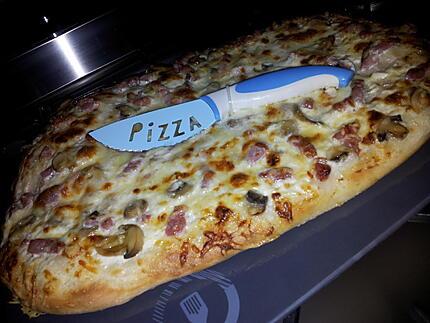 Recette de Fougasse *aux lardons champignons fromage* façon pizza
