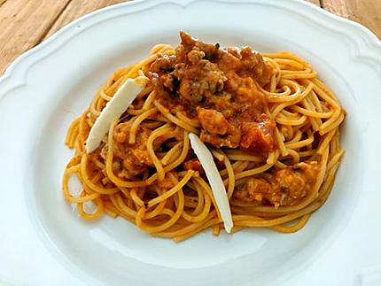 Recette de Spaghetti au ragoût à la tomate, mozzarella (recette de ...